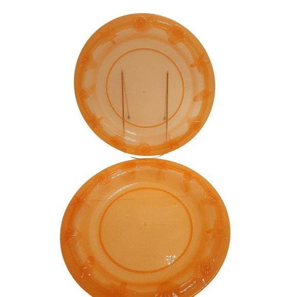 Unbranded | Dining | Plastic Plates Orange Raised Seashells Poolside ...